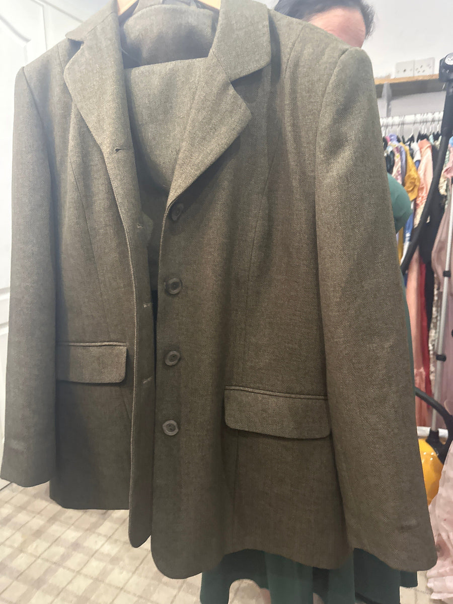 ST245 – Voluptuous Vintage